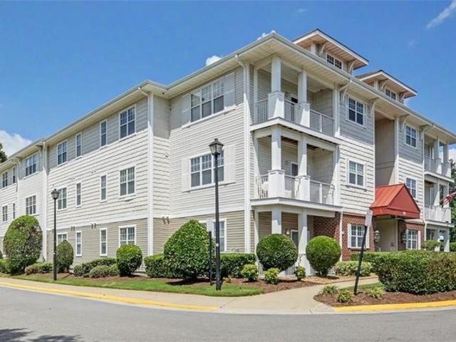 5300 Warminster Dr Unit 101, Virginia Beach, VA 23455