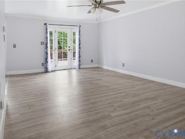 5300 White Pickett Lane