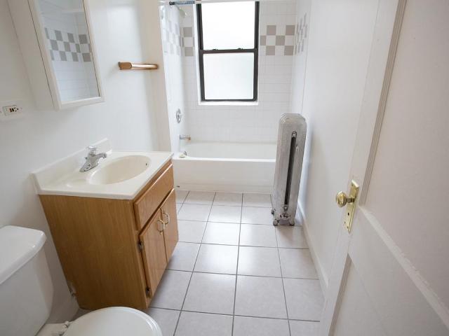 5300 5308 S. Greenwood Avenue 2 Bedroom Apartment for Rent at 5300 S Greenwood Ave, Chicago, IL 60615 Hyde Park