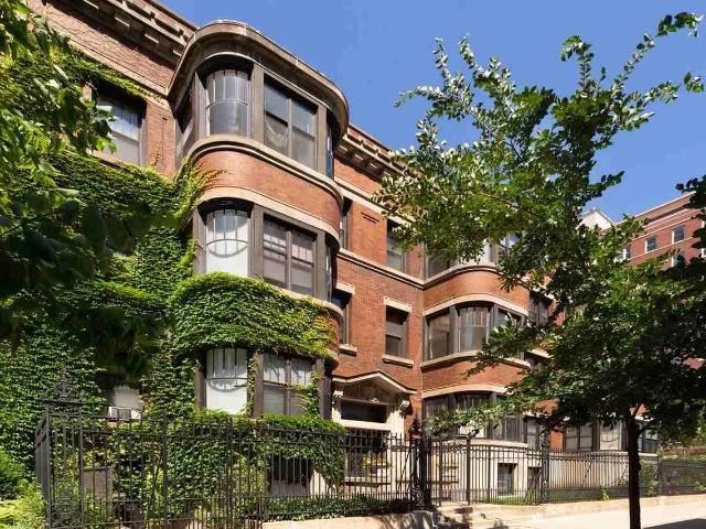5300 5308 S. Hyde Park Boulevard 2 Bedroom Apartment for Rent at 5300 S Hyde Park Blvd, Chicago, IL 60615 Hyde Park