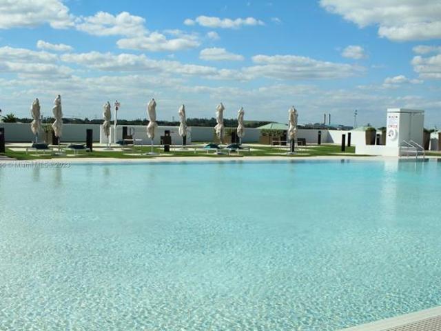 5300 85 Ave NW #404, Doral, FL 33166