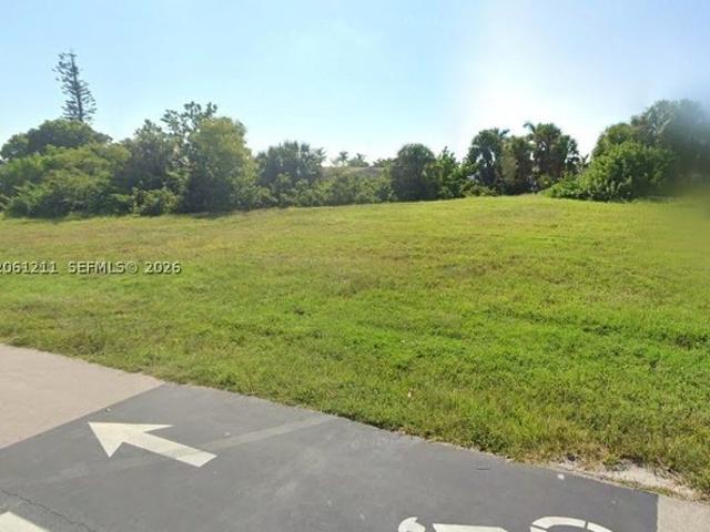 5301 Cocoa Ct, Cape Coral, FL 33904