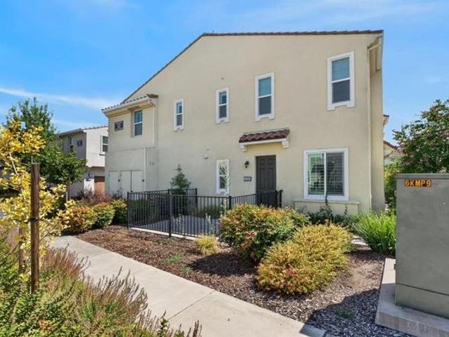 5301 E Commerce Way Unit 52101, Sacramento, CA 95835