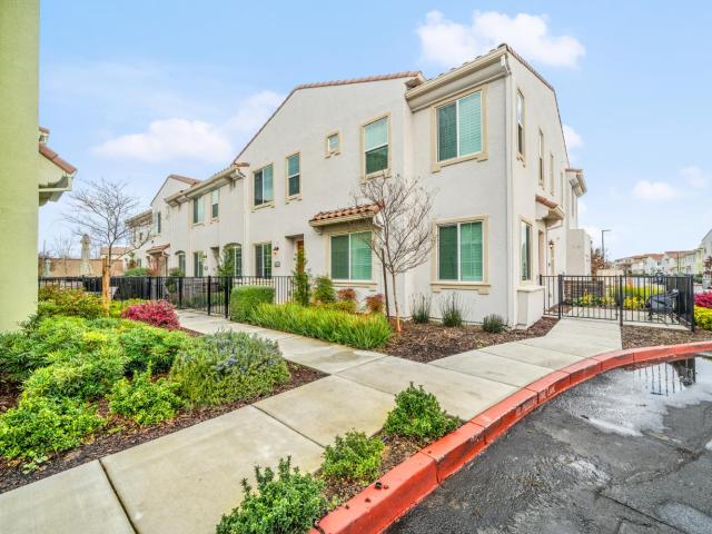 5301 E Commerce Way, Unit 58104, Sacramento, CA 95835 | MLS #226016 | Compass