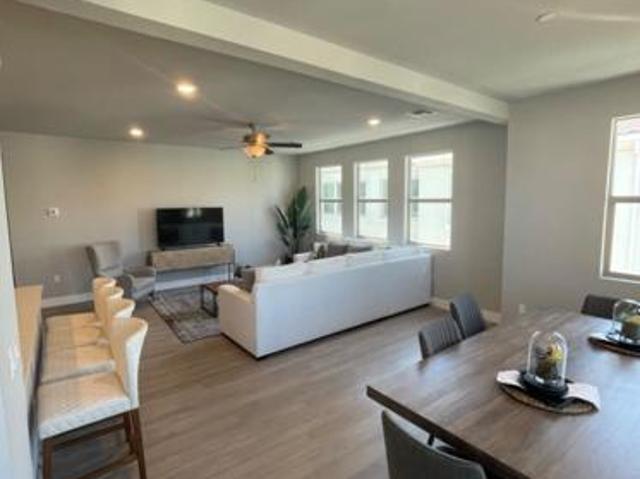 5301 E Commerce Way #3101, Sacramento, CA 95835