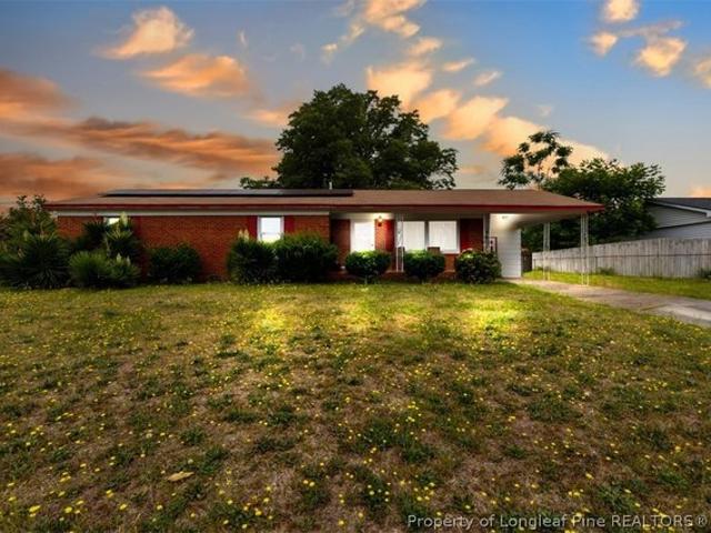 5301 Flagstone Ct, Fayetteville, NC 28303