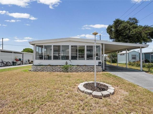 5301 Flint St, Zephyrhills, FL 33542