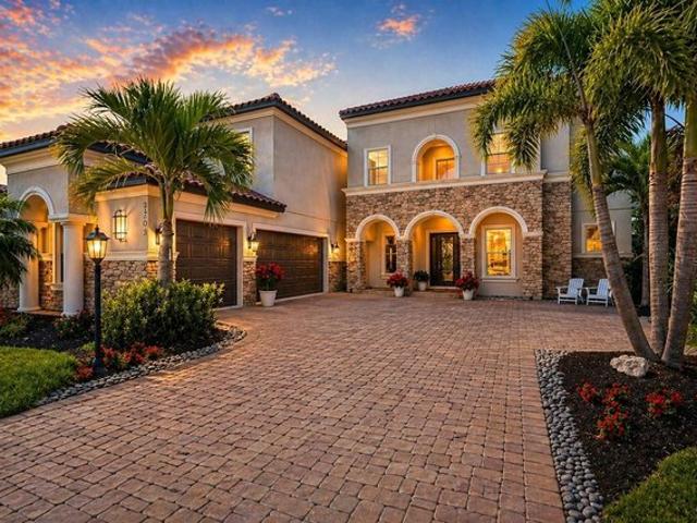 5301 Greenbrook Dr, Sarasota, FL 34238