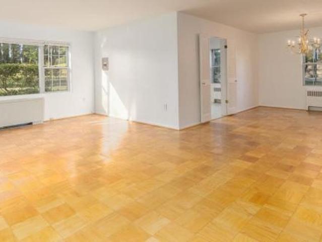 5301 Westbard Cir #204, Bethesda, MD 20816