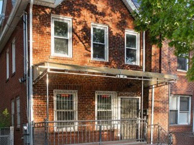 5301 62nd St, Maspeth, NY 11378