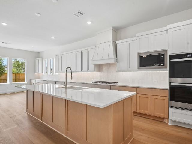 5302 Deer Valley Court