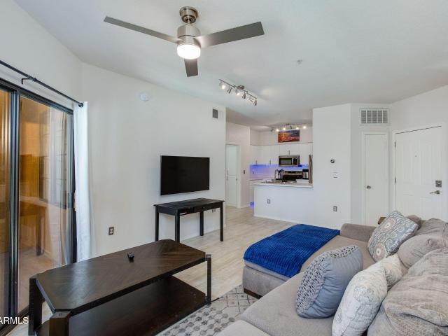 5302 e van buren street # 3026