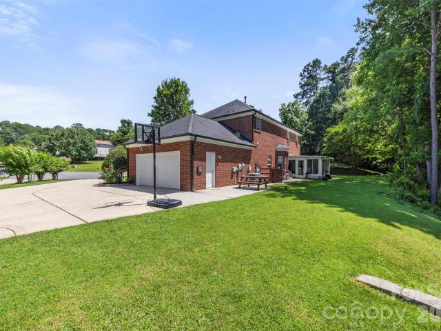 5302 Fairgrove Lane