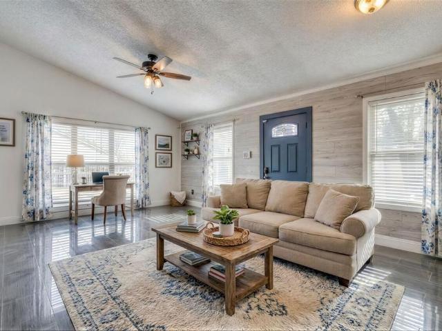 5302 Heather Glen Dr, Garland, TX 75043 | MLS #21177