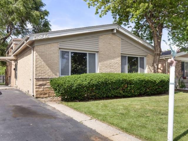 5302 Jarvis Ave, Skokie, IL 60077