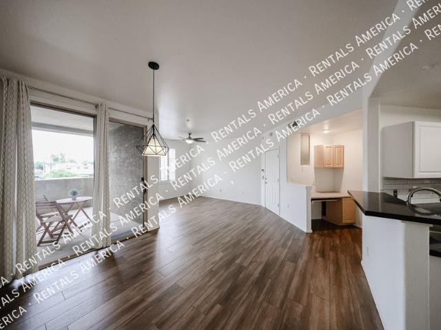 5303 N 7th St, 2 beds, 2 full baths