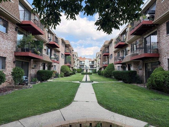 5303 N Delphia Ave Apt 304, Chicago, IL 60656