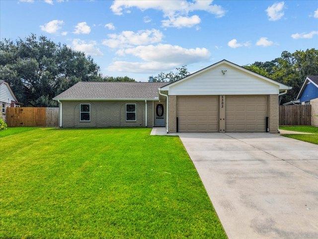 5303 Bulen Ave, Friendswood, TX 77546