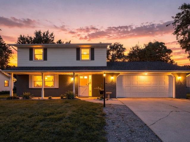 5303 Dial Dr, Fort Wayne, IN 46815