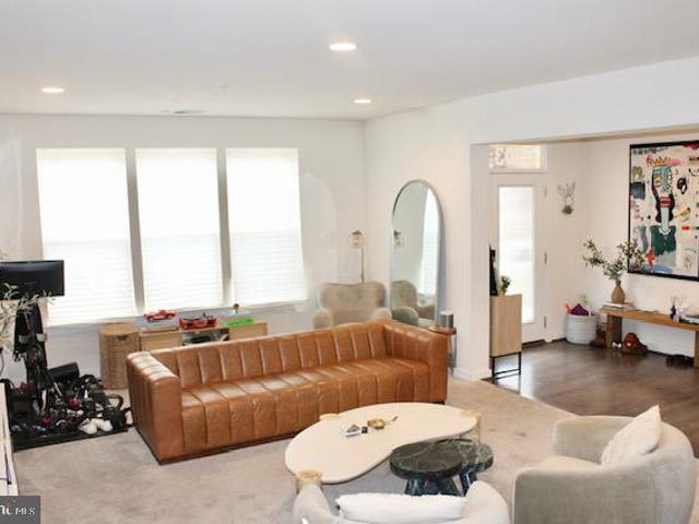 5303 Greenwich Circle