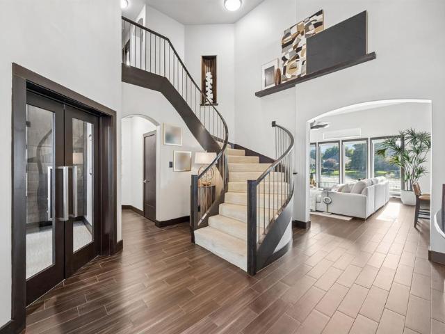 5303 Lafayette Drive