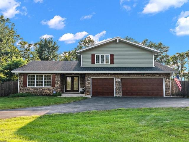 530 1st St, Lemont, IL 60439