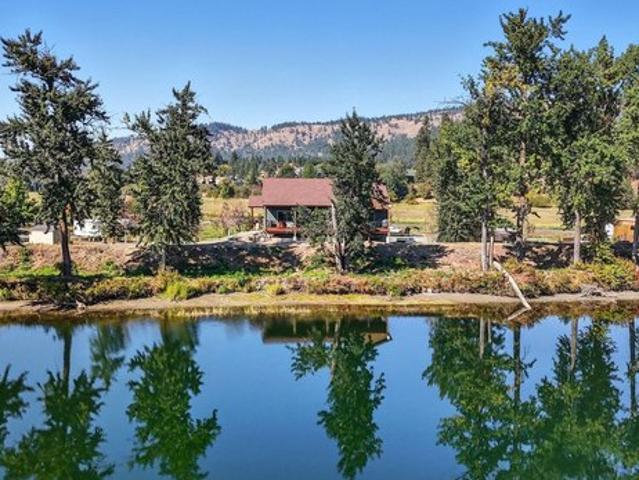 530 Cottonwood Dr, Saint Maries, ID 83861