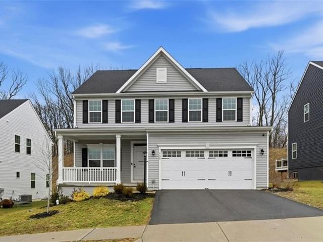 530 Blake Dr, Zelienople, PA 16063