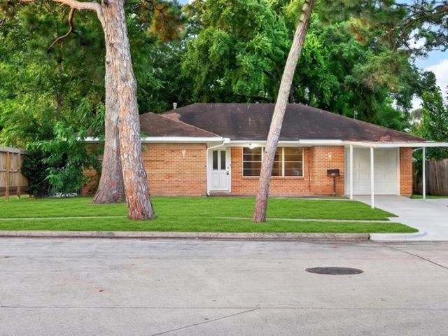 530 Globe St, Houston, TX 77034