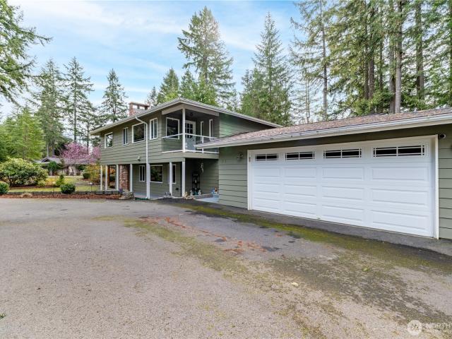 530 E Country Club Drive E