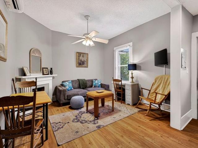 530 E Gordon Ln, Savannah, GA 31401