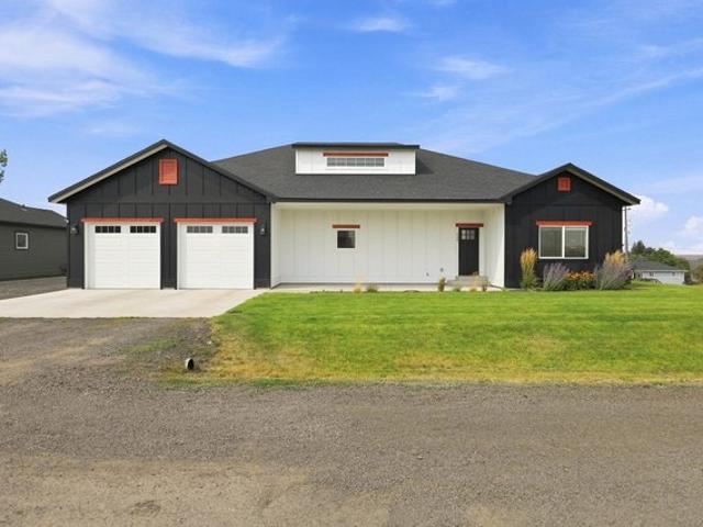 530 E Summit Ave, Reardan, WA 99029