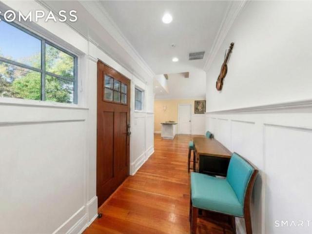 530 Flax Hill Rd, Norwalk, CT