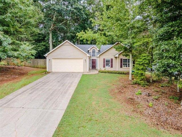 530 Flintlock Dr, Dacula, GA 30019