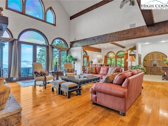 530 Howards Knob Road