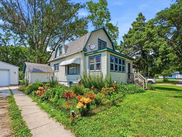 530 Herbert St, Stewart, MN 55385