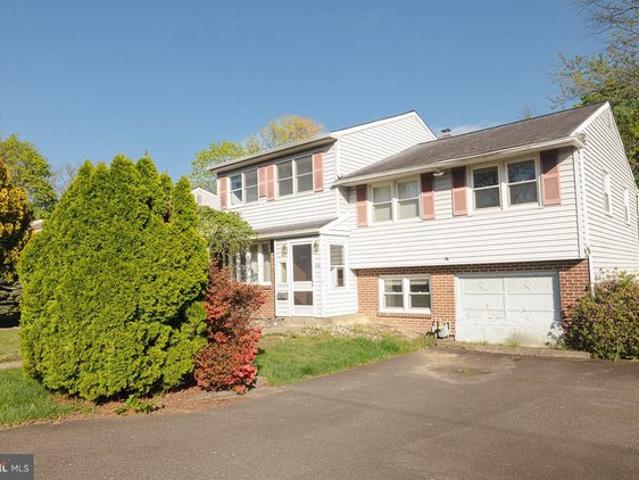 530 Inman Ter, Willow Grove, PA 19090