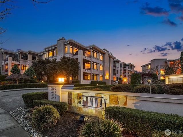 530 Lake St S Apt H202, Kirkland, WA 98033