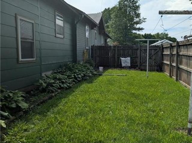 530 N Lyon Ave, Marshall, MO 65340