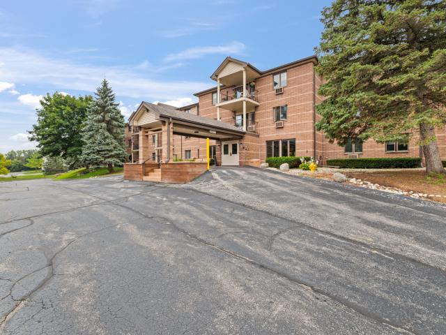 530 N Silverbrook Dr, Unit 327