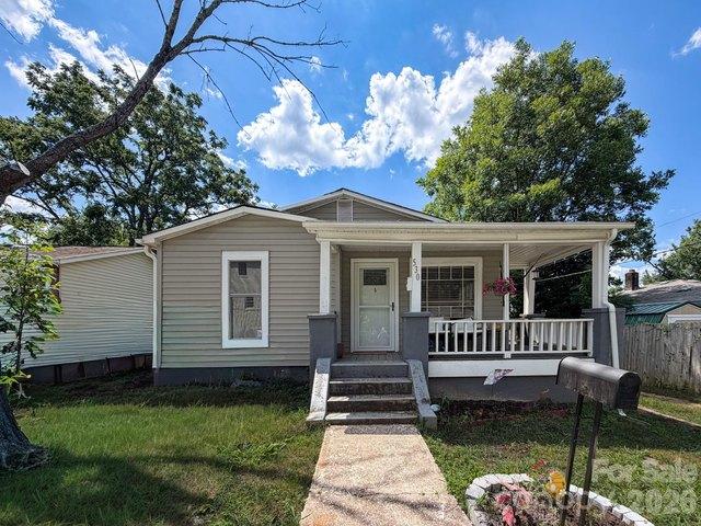 530 NW Stage St, Lenoir, NC 28645