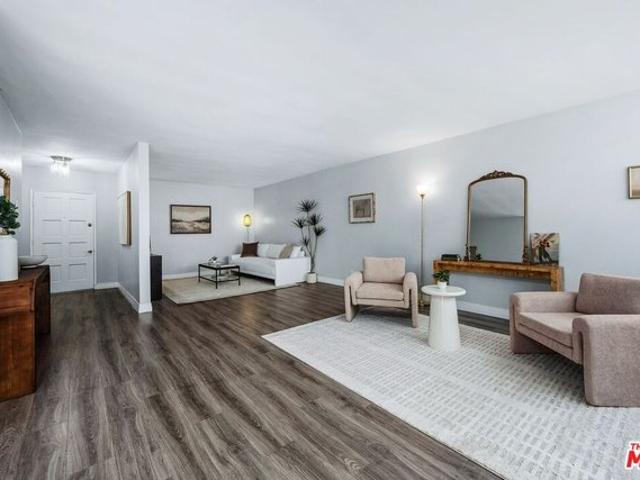 530 S Barrington Ave Apt 109, Los Angeles, CA 90049