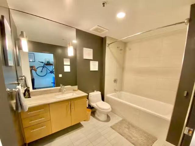 530 S Hewitt St, Unit 527 Condos in Los Angeles, CA