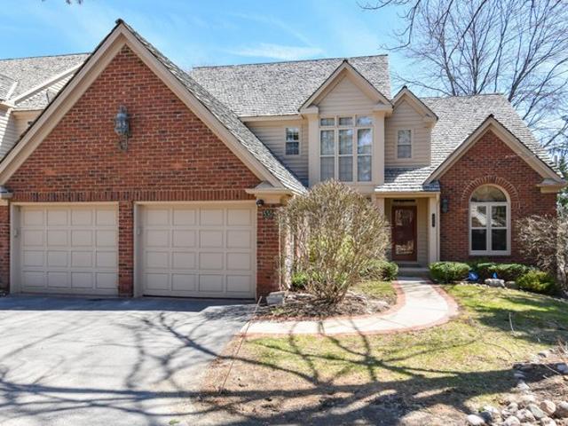 530 Park Cir, Elm Grove, WI 53122
