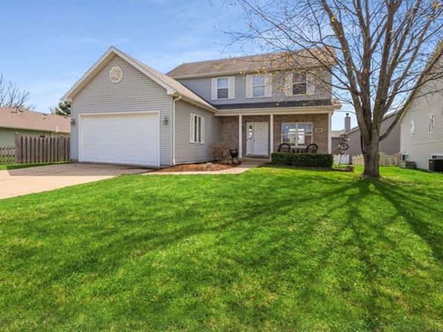 530 Prairie Ridge Dr, Woodstock, IL 60098