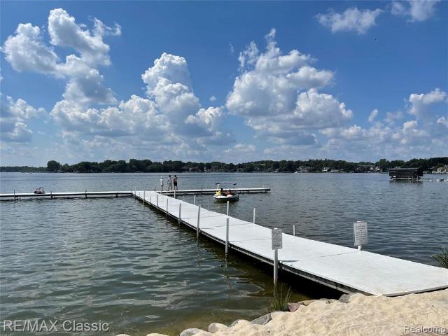 530 red oak court