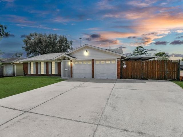 530 Westshire Dr, Houston, TX 77013