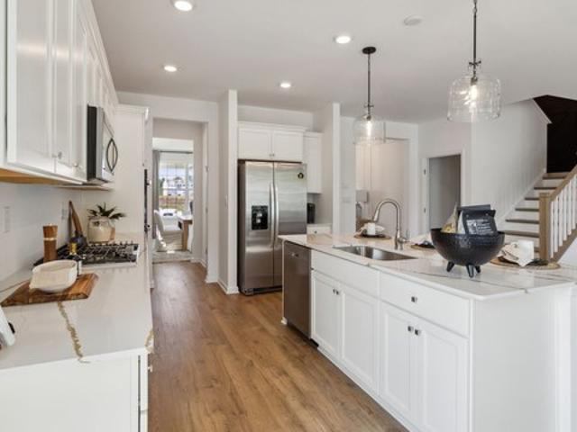 530 Trolley Ln, Sellersville, PA 18960