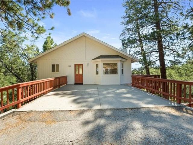 530 Villa Grv, Big Bear City, CA 92314