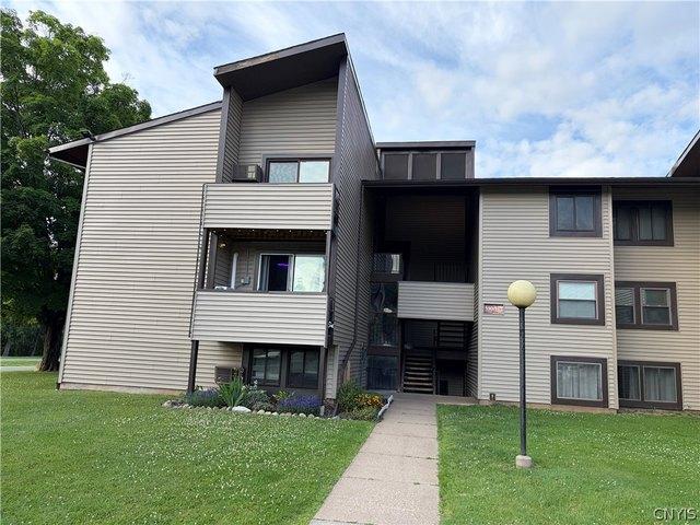530 Village Blvd N, Baldwinsville, NY 13027
